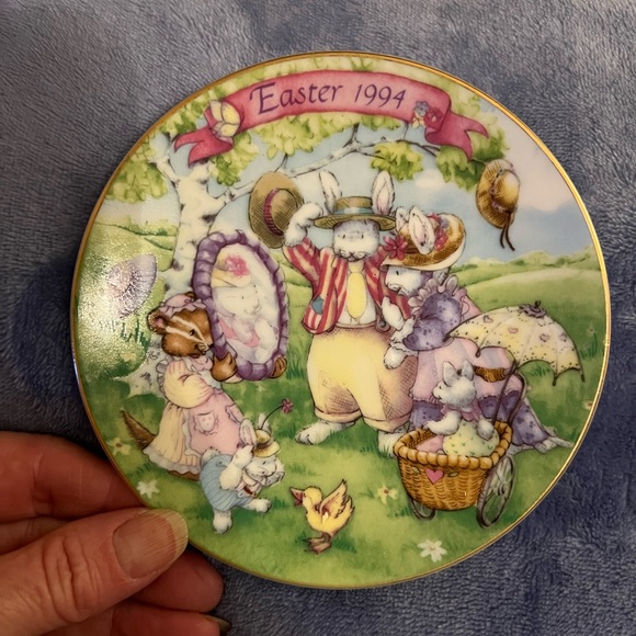 Avon | Wall Decor | Avon Easter 994 All Dressed Up Collection Plate ...